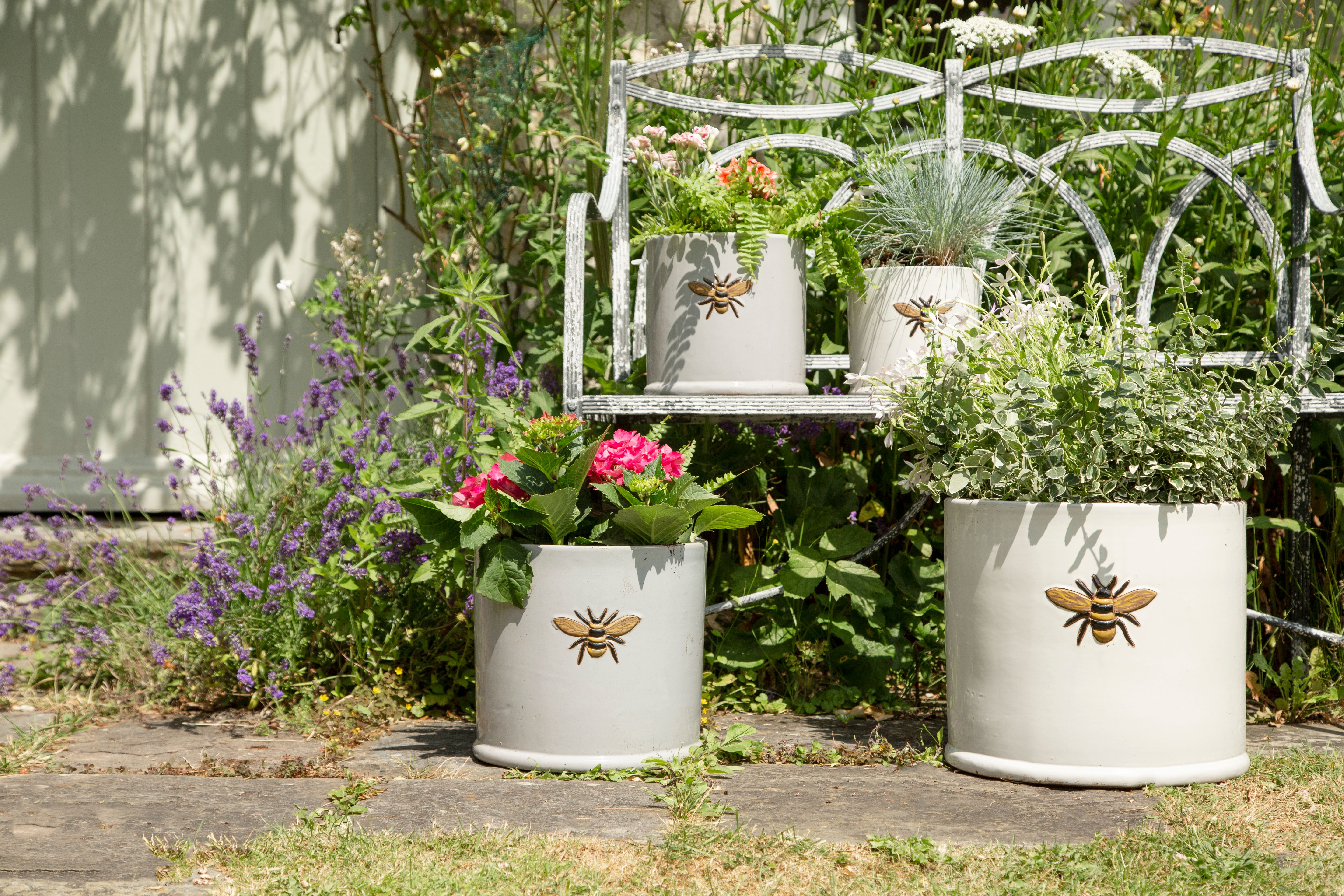 Wisteria Bee Pots X 18 Sets | Woodlodge Products